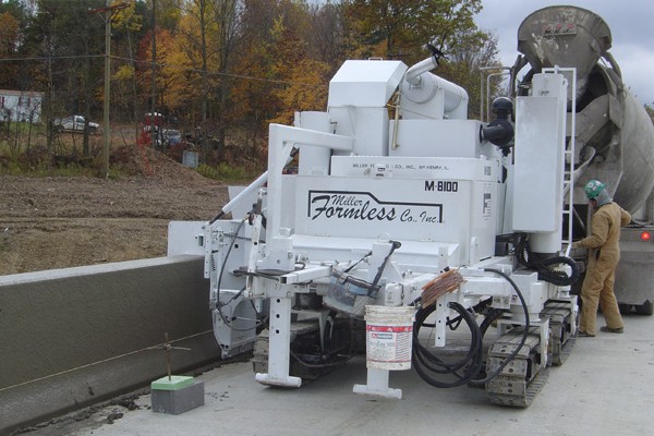 M-8100 Slipform Paving Machine - Miller Formless Company, Inc ...