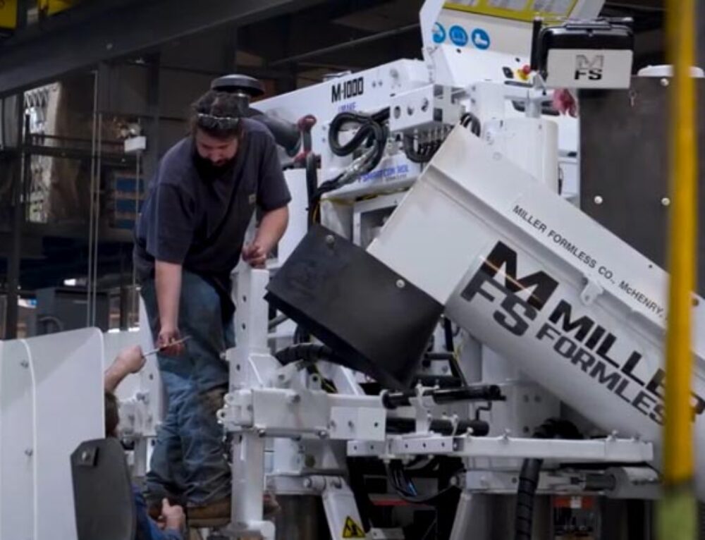 Loading the Miller Formless CG-200 - Slipform Paver Manufacturer ...